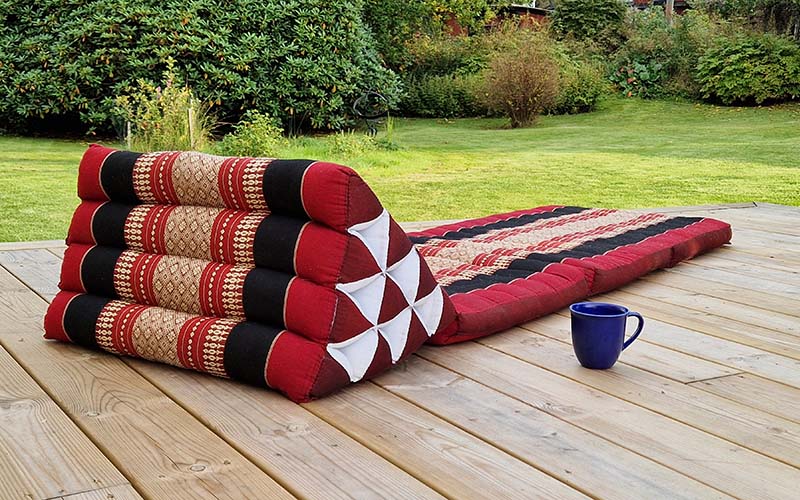 Triangle pillows & Triangle cushions from Thailand